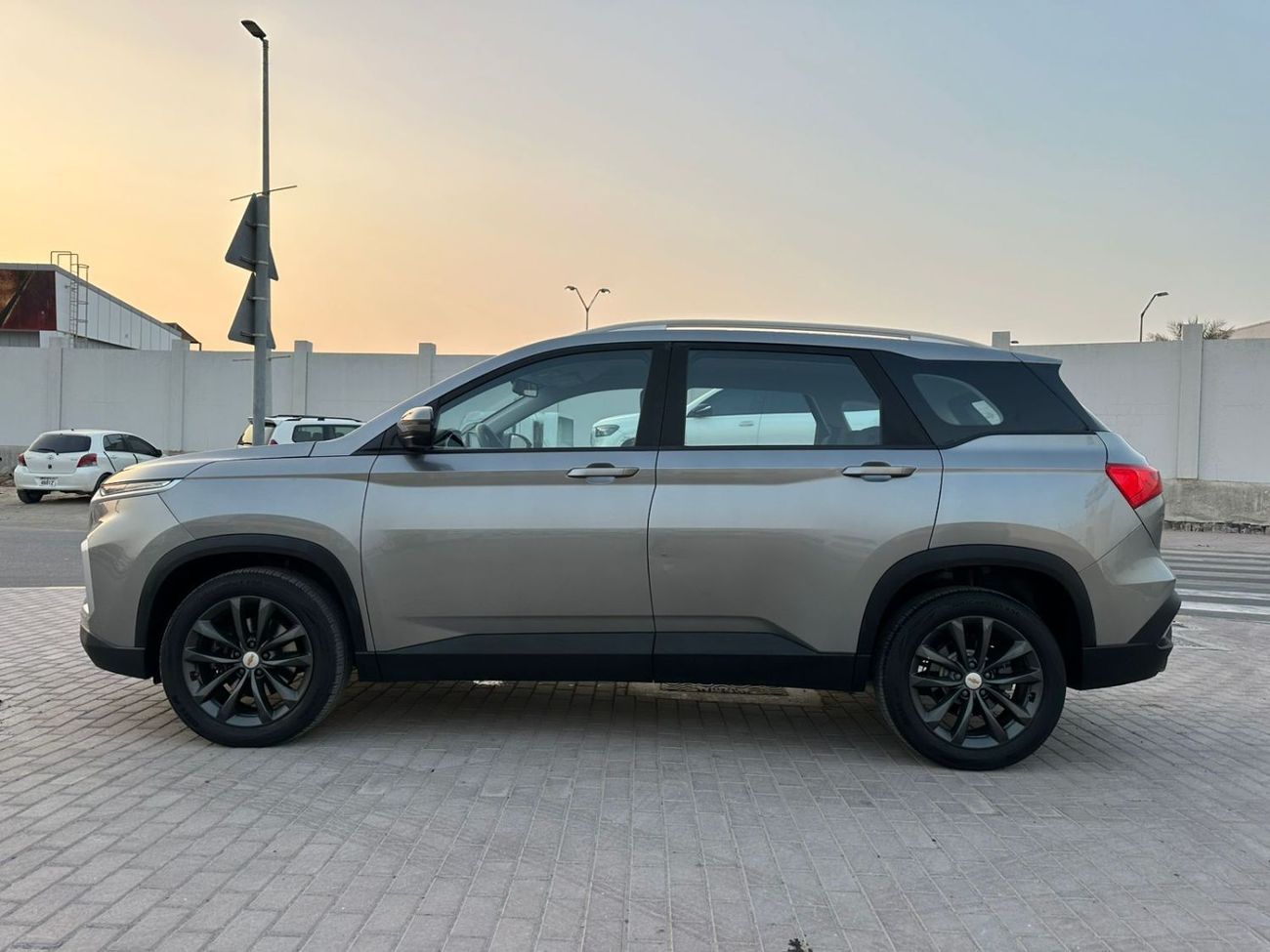 Used Chevrolet Captiva LT 1.5L (150 HP) (7 Seater) 2022 for sale in Sharjah - 911414