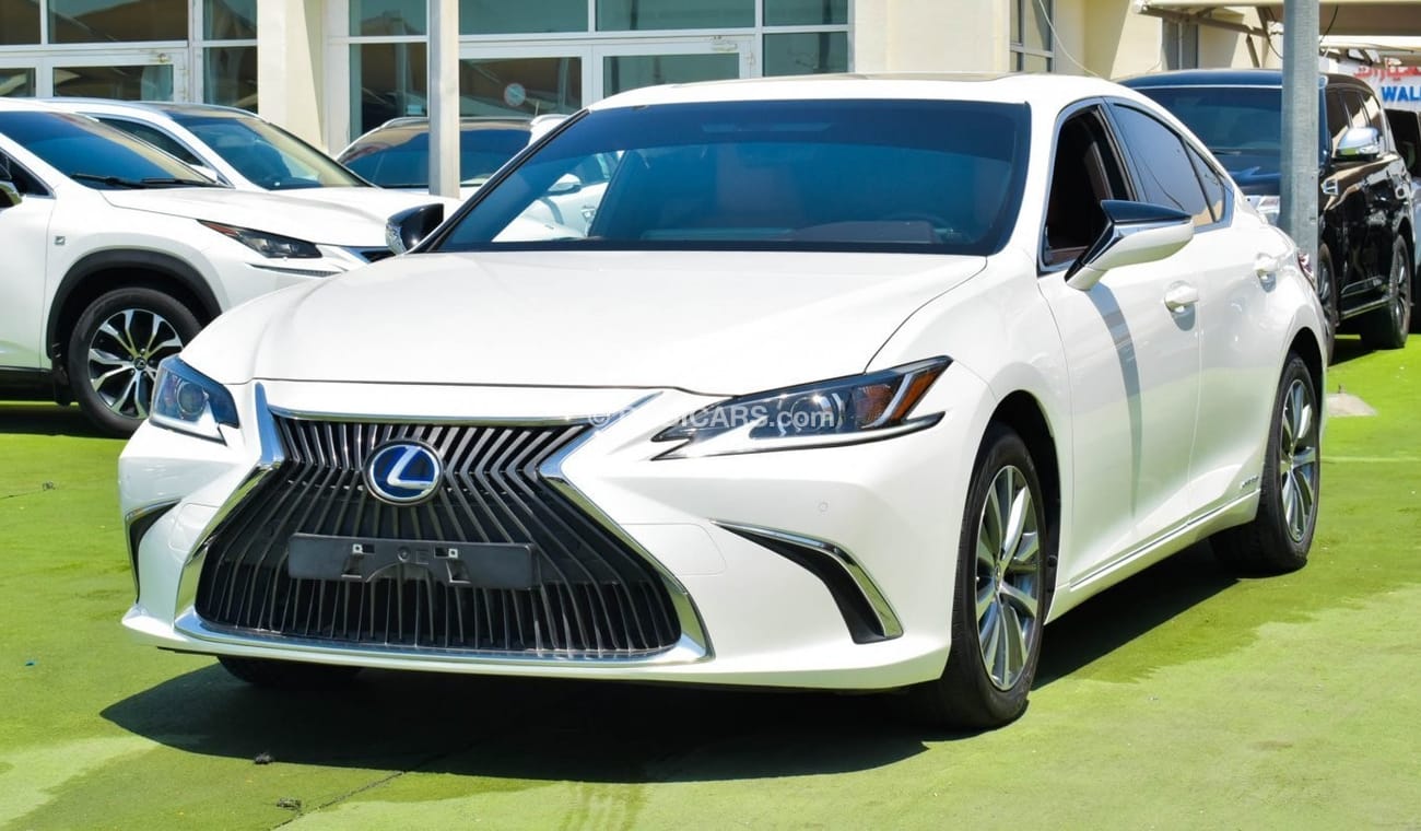 Used Lexus ES 300 h 2021 for sale in Sharjah - 603049