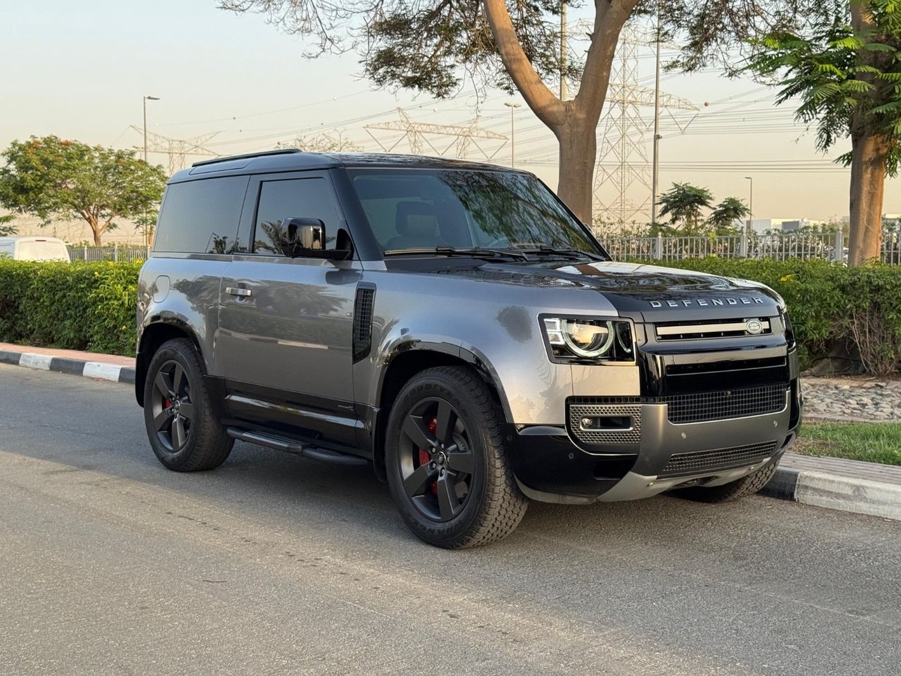 Used Land Rover Defender P400 90 X-Dynamic HSE 3.0L (5 Seater) 2024 for sale in Dubai - 854802