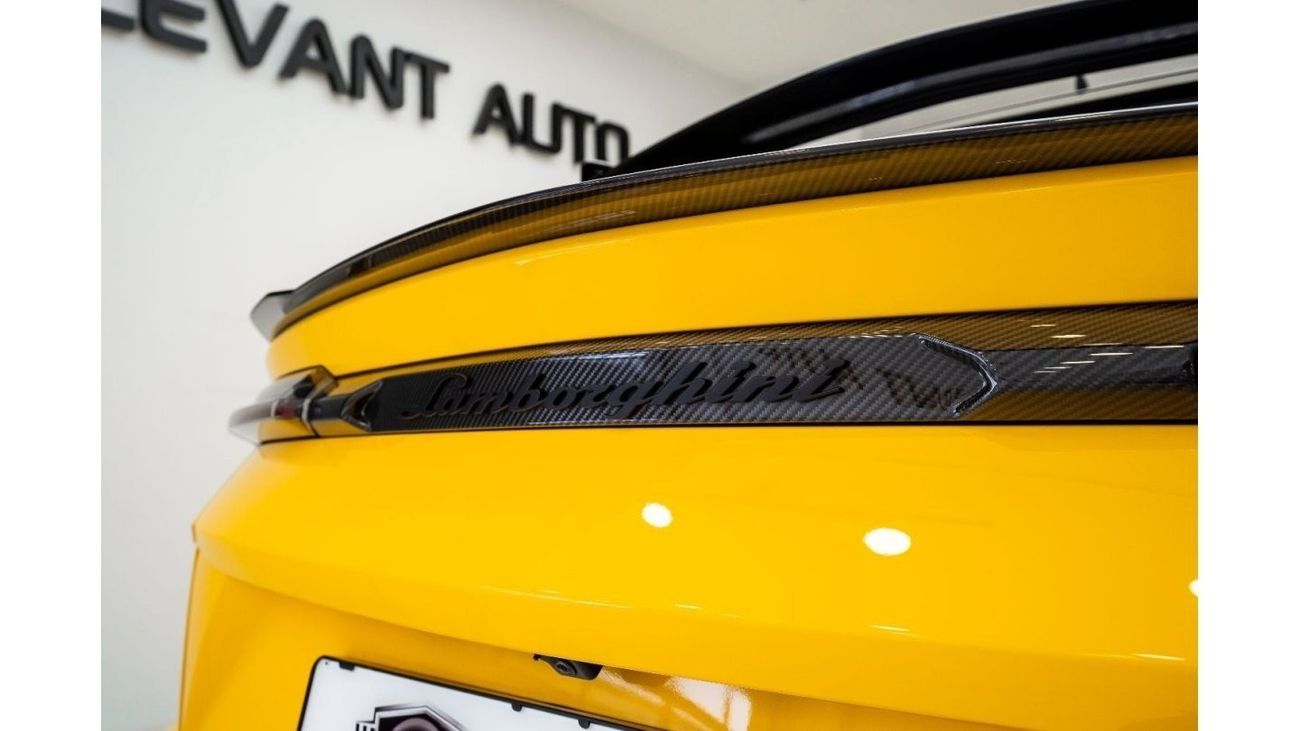 Used Lamborghini Urus 2023 for sale in Dubai - 750938