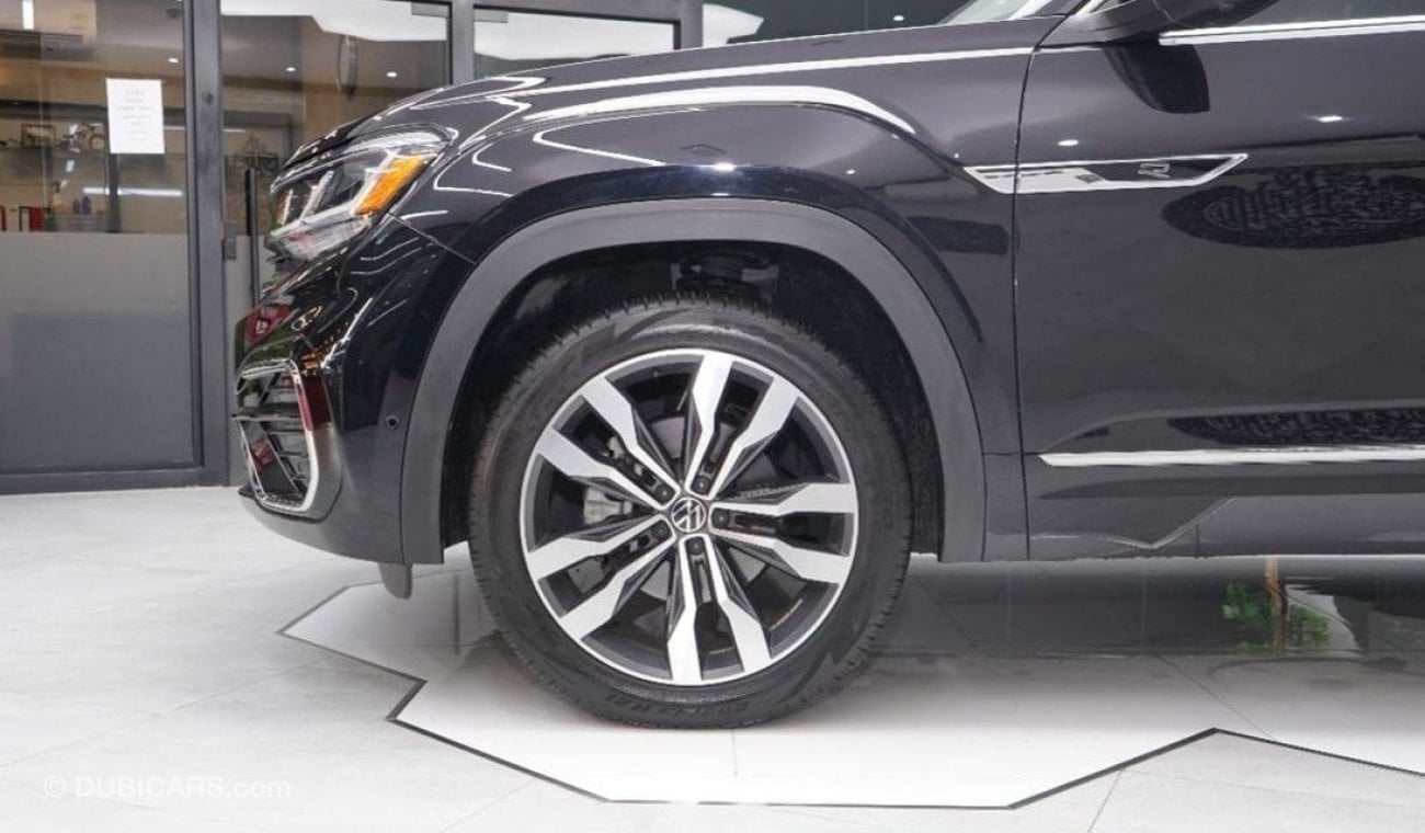 Used Volkswagen Atlas R-LINE 2021 for sale in Sharjah - 597570