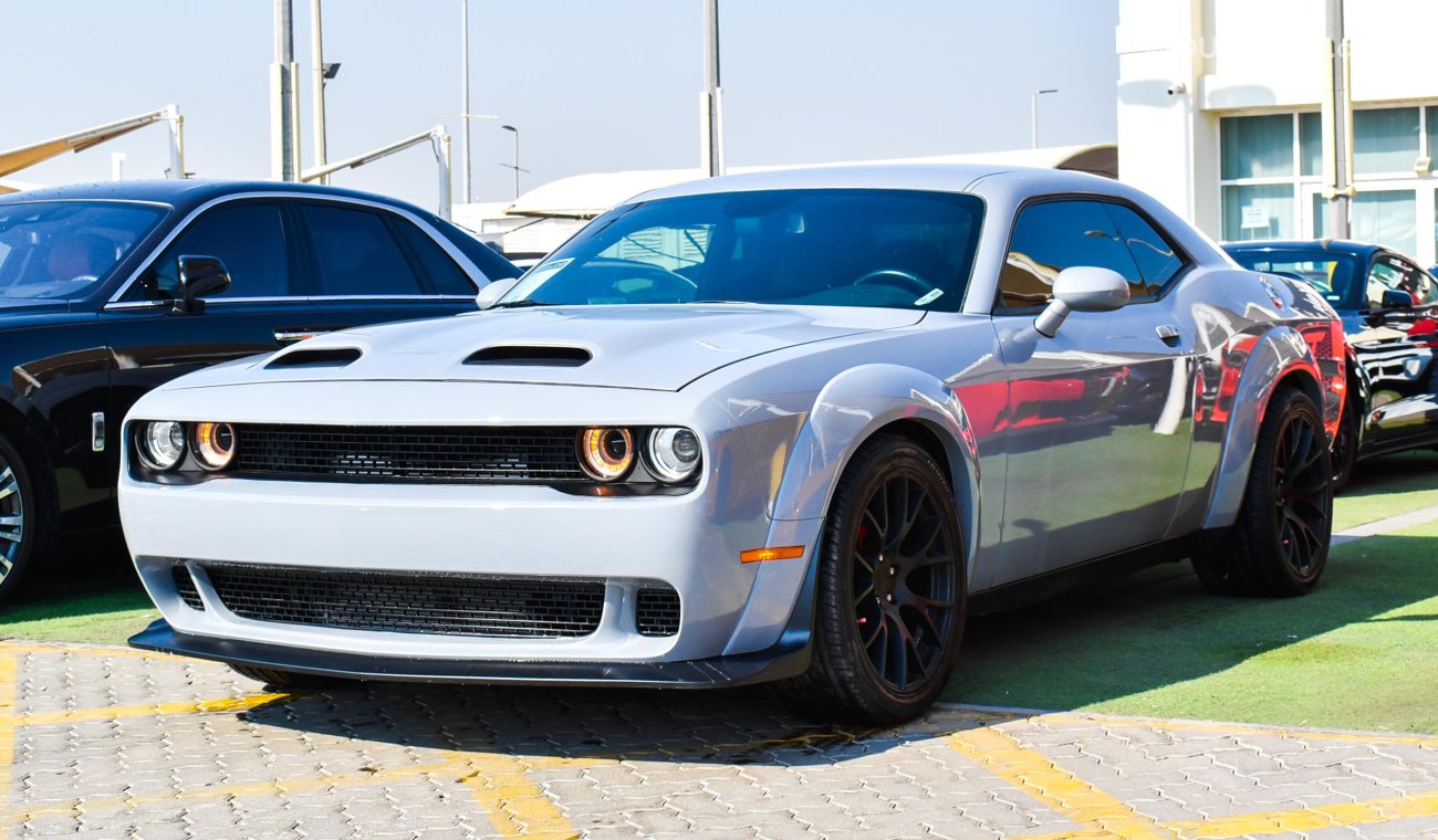 Used Dodge Challenger V6 2020 for sale in Dubai - 563994