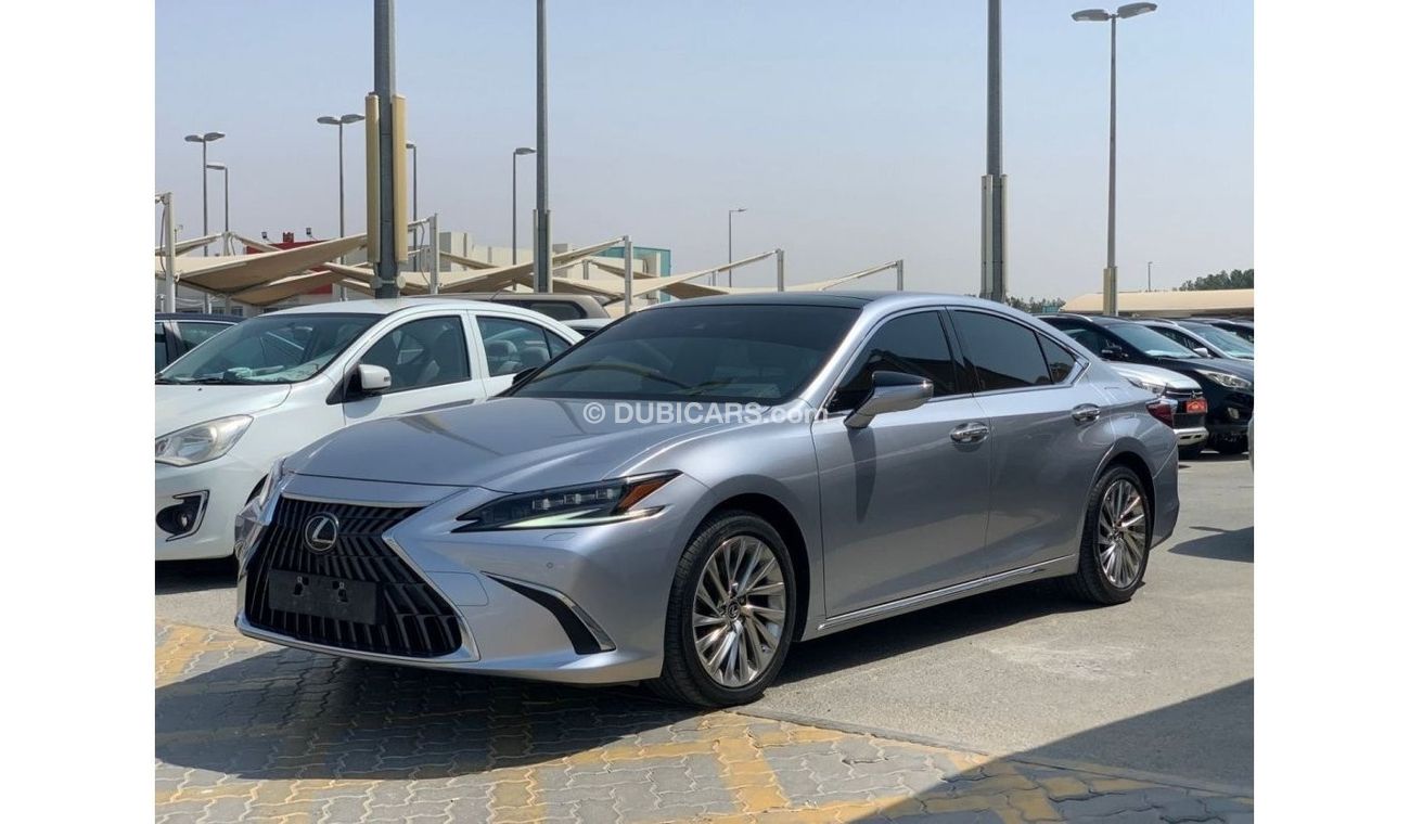 Used Lexus ES350 2022 Under Warranty and Contract Service Ref#560 2022 for sale in Sharjah - 549661