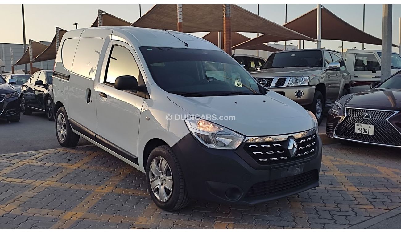 Used Renault Dokker 2020 for sale in Sharjah - 541258