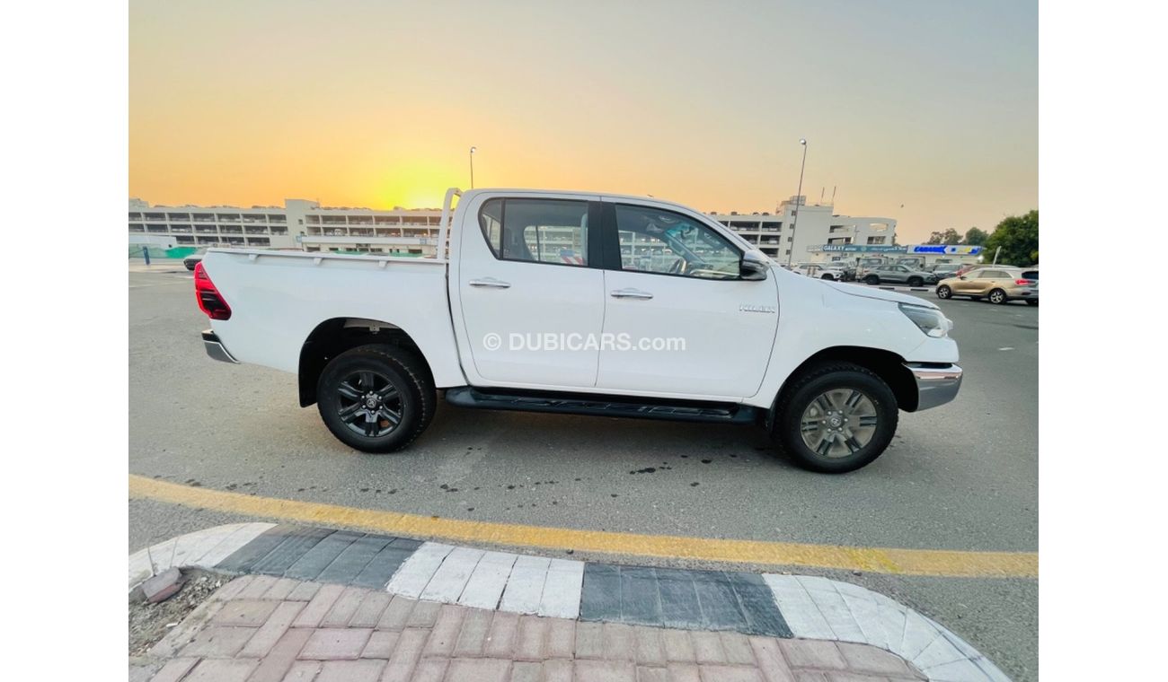 New Toyota Hilux GLX 2.7 4x4 petrol manval 2022 for sale in Dubai - 553348