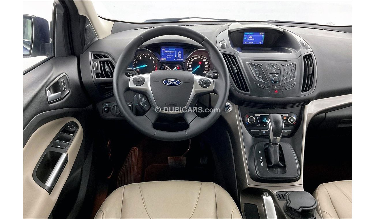 Used Ford Escape SE 2016 for sale in Dubai - 692633