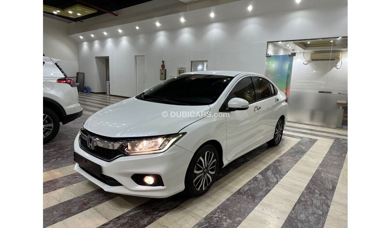 مستعملة هوندا سيتي LX 2018 للبيع في أبوظبي - 681095