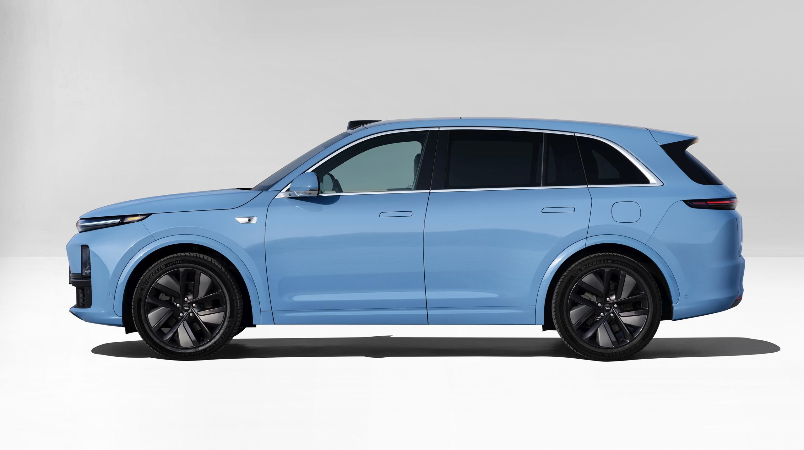 Li Auto L7 Price in UAE, Images, Specs & Features