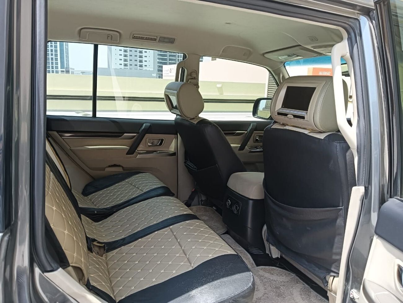 مستعملة ميتسوبيشي باجيرو 3.8L GLS 5 Door high 2016 للبيع في دبي - 764532