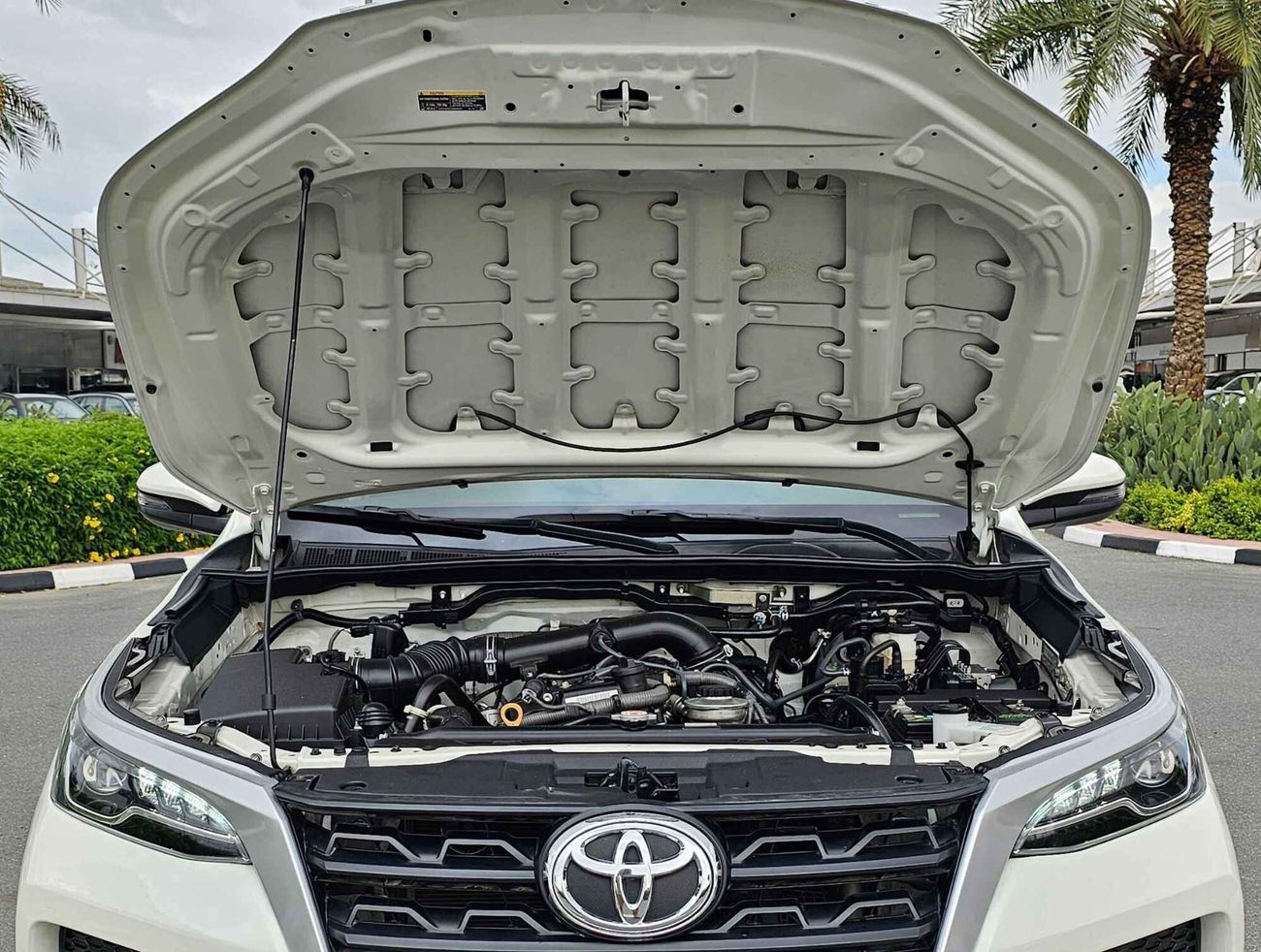 Used Toyota Fortuner EXR V4/ 4WD/ DVD REAR CAMERA/ LEATHER SEATS/ ORG ...