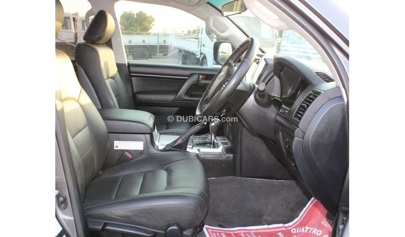 Used Toyota Land Cruiser 2021 for sale in Dubai - 558574