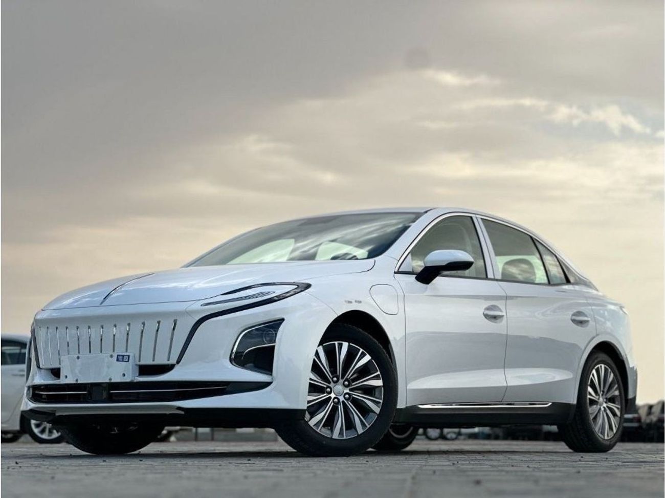 New HONGQI EQM5 HONGQI E-QM5 LUXURY 2024 for sale in Dubai - 716204