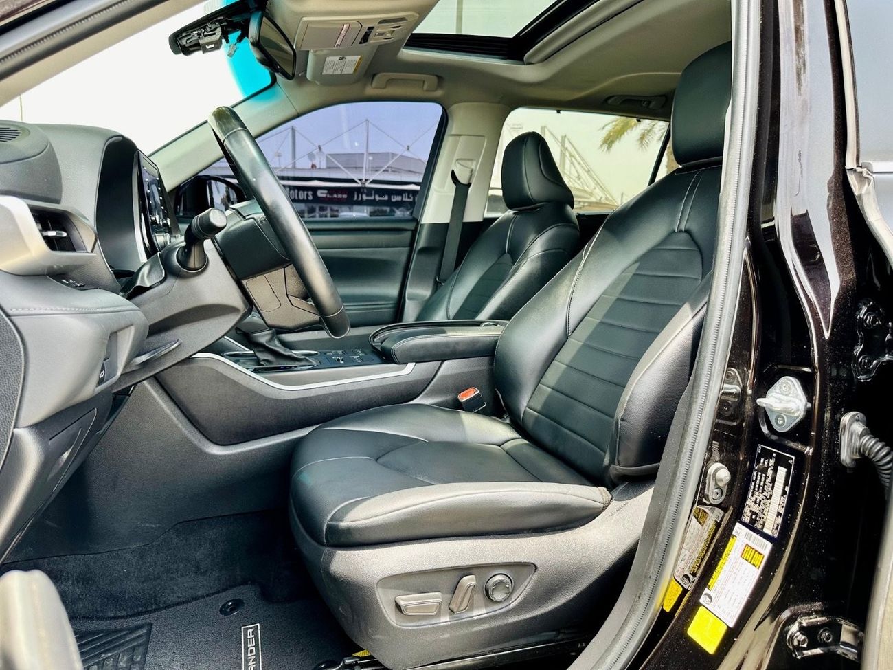 Used Toyota Highlander Highlander 3.5L 4x4 AWD 2022 for sale in Dubai ...