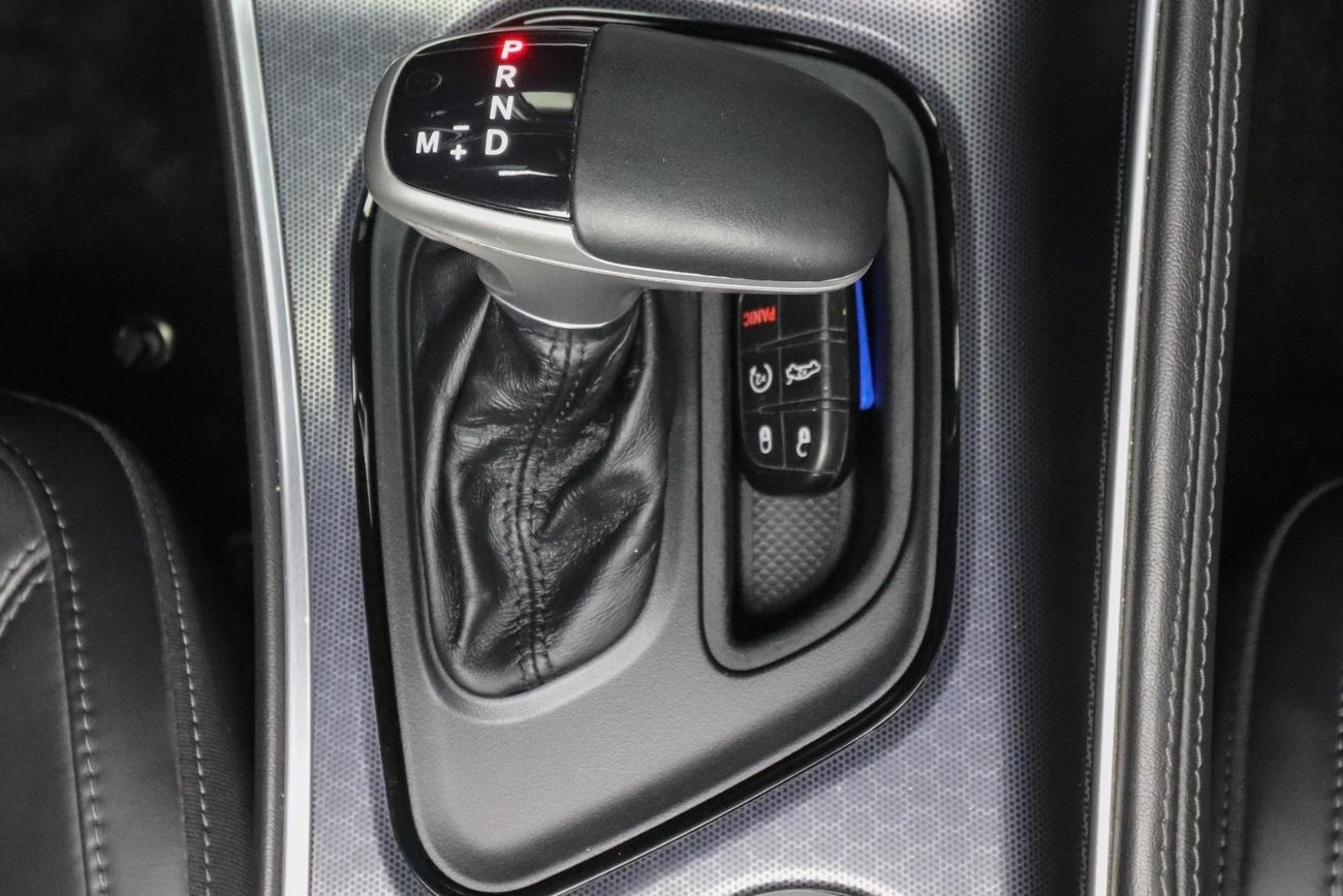 Used Dodge Challenger LA 2015 for sale in Dubai - 570830