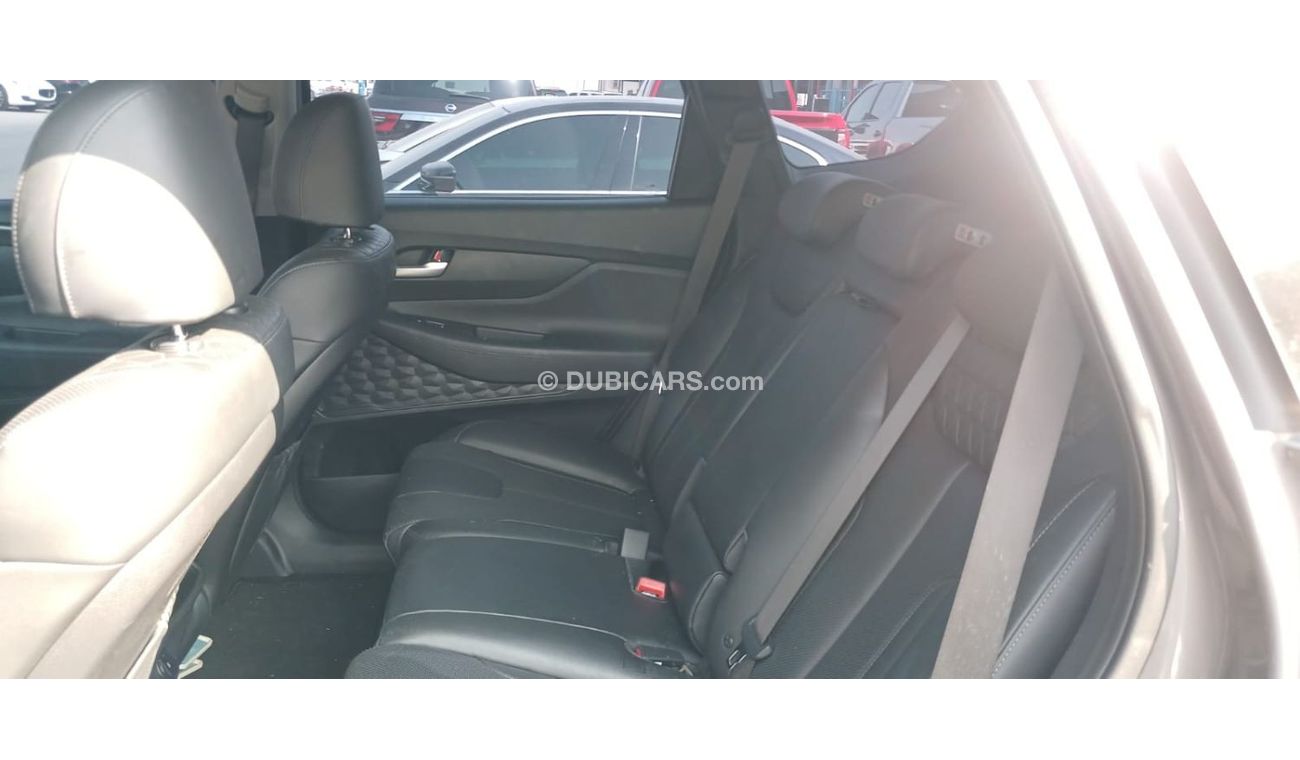 Used Hyundai Santa fe 2019 Diesel 2019 for sale in Sharjah - 676130