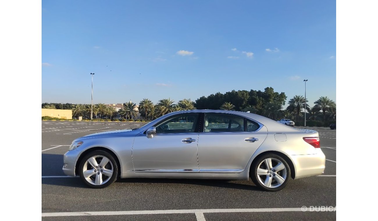 Used Lexus LS460 2010 2010 for sale in Sharjah - 723245