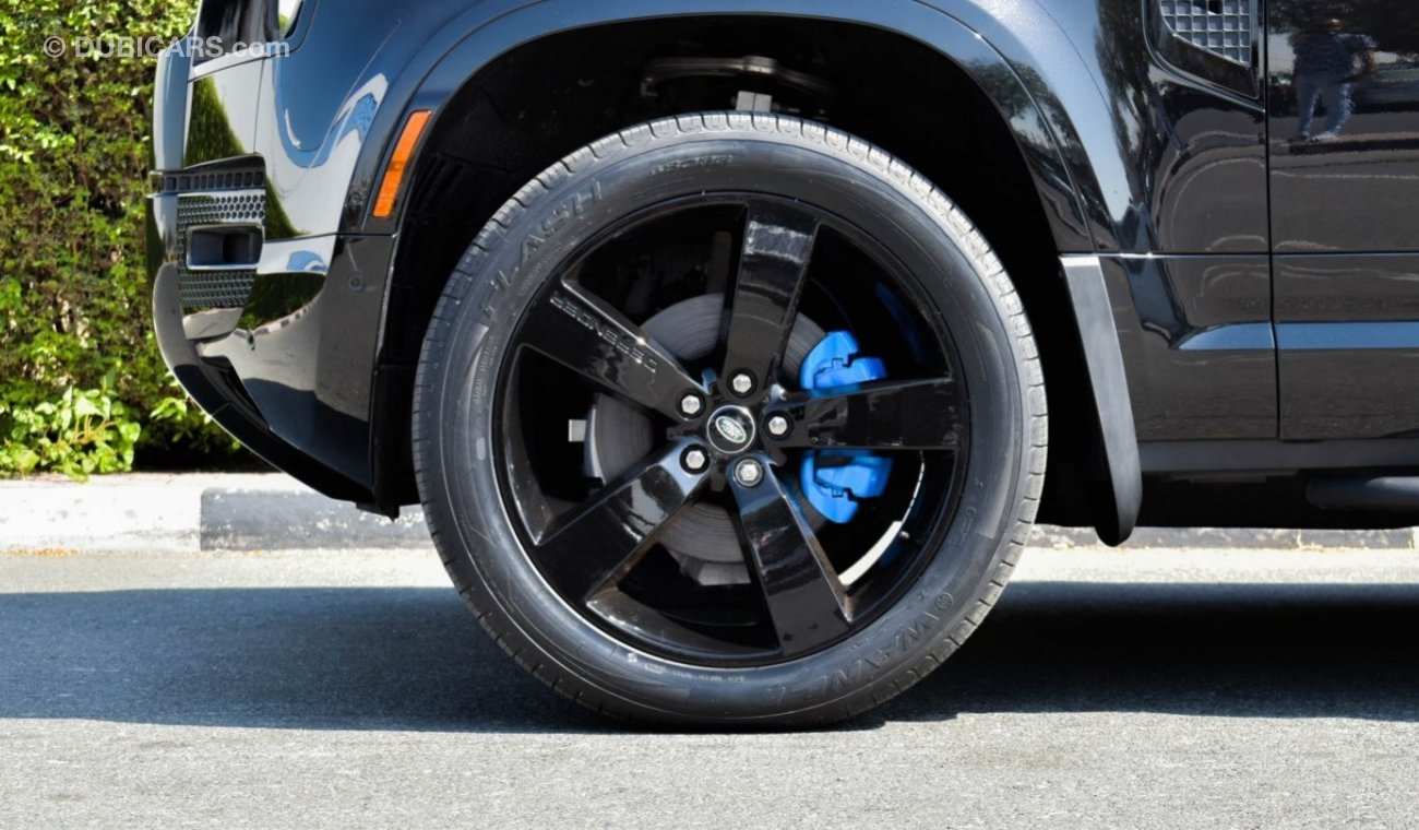 Used Land Rover Discovery P 300 V4 2022 for sale in Dubai - 597491