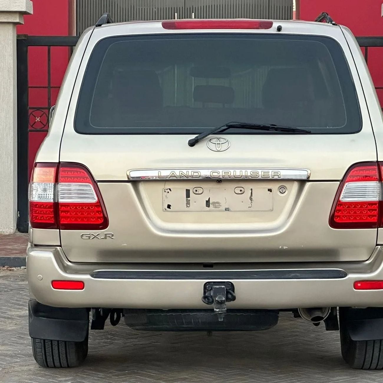 Used Toyota Land Cruiser 2004 for sale in Dubai - 738045