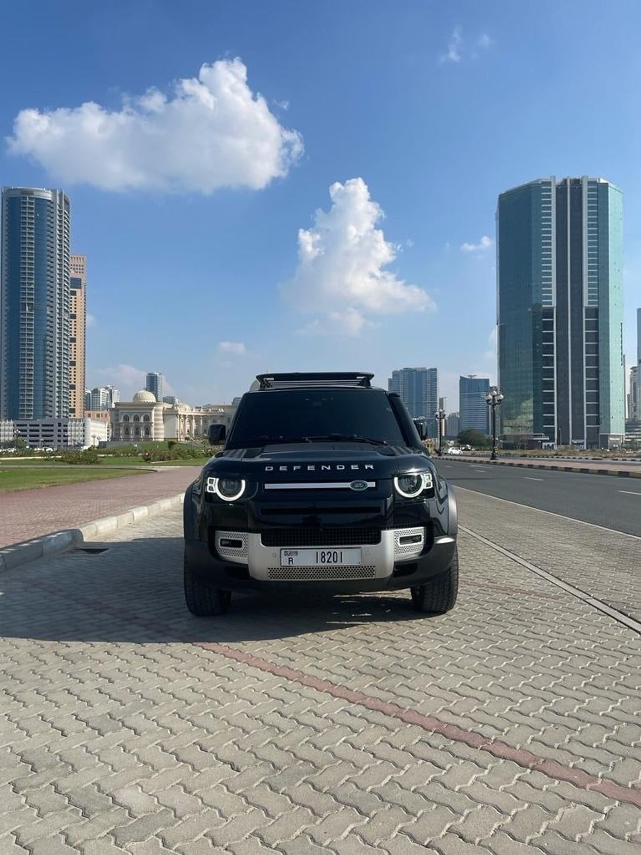Used Land Rover Defender 2020 for sale in Dubai - 726715