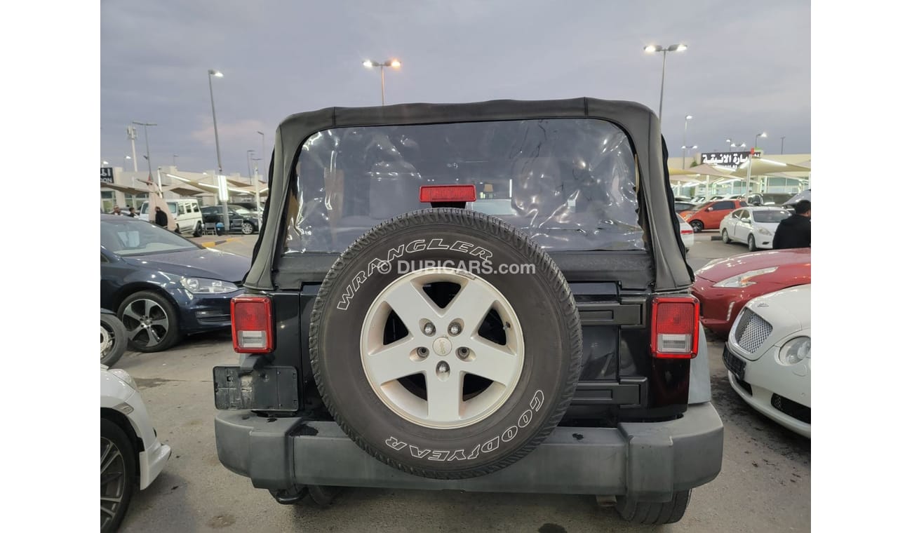 Used Jeep Wrangler Sahara 2012 for sale in Sharjah - 580759