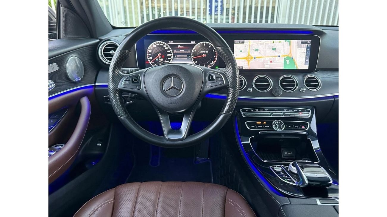 مستعملة مرسيدس بنز E300 Std 2017 للبيع في الشارقة - 744296