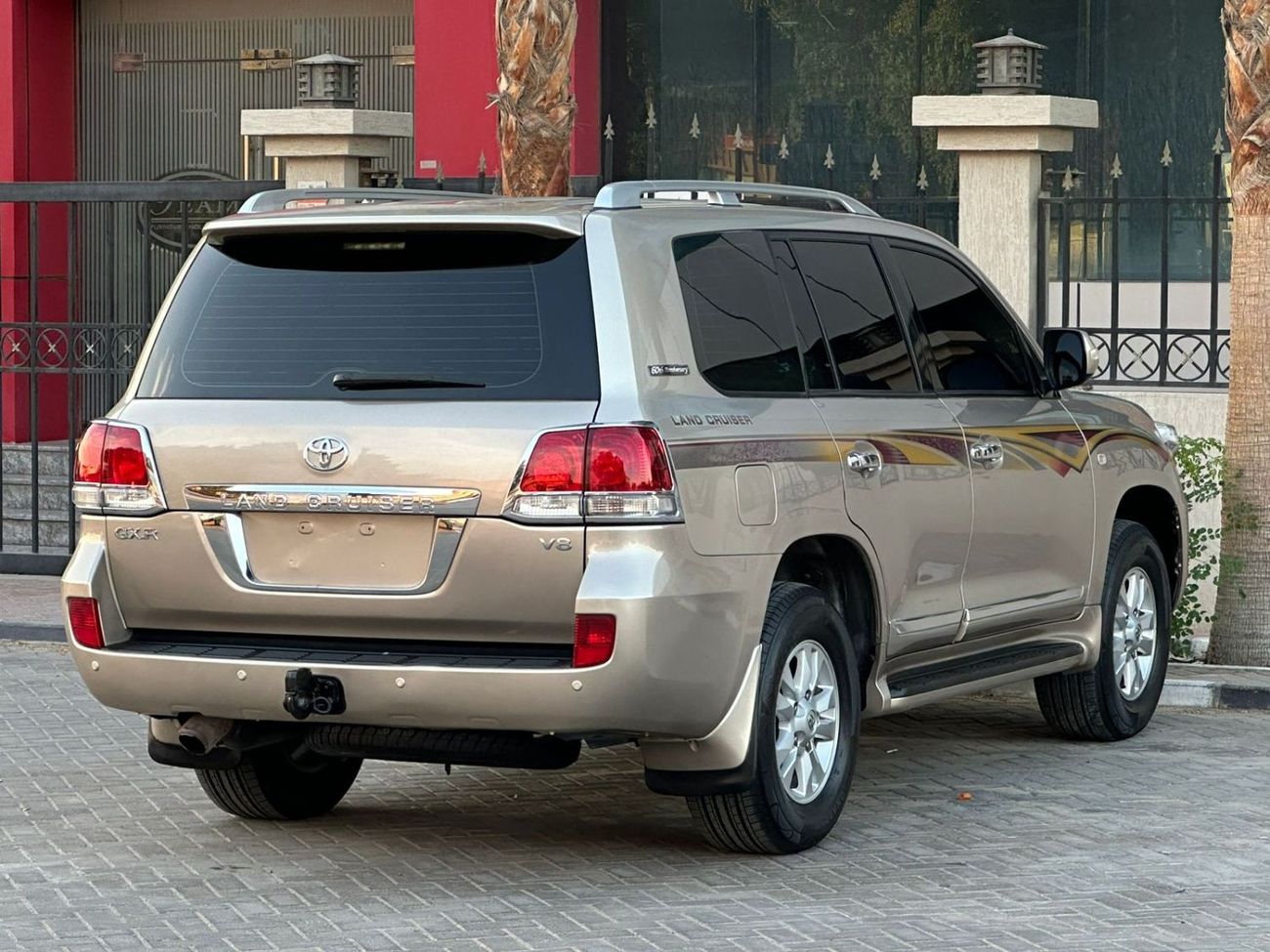 Used Toyota Land Cruiser 2011 for sale in Dubai - 712384