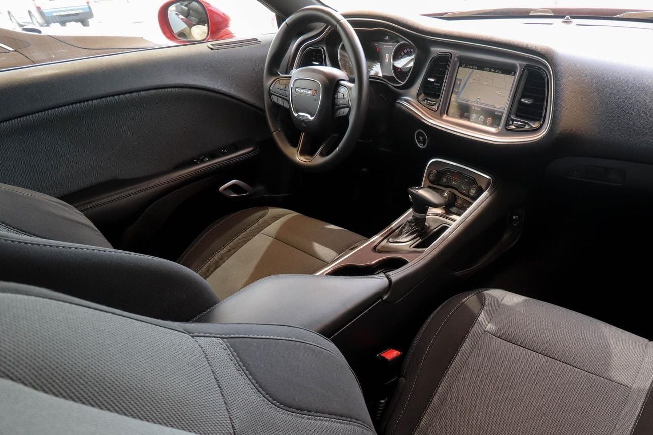 Used Dodge Challenger LA 2016 for sale in Dubai - 648739