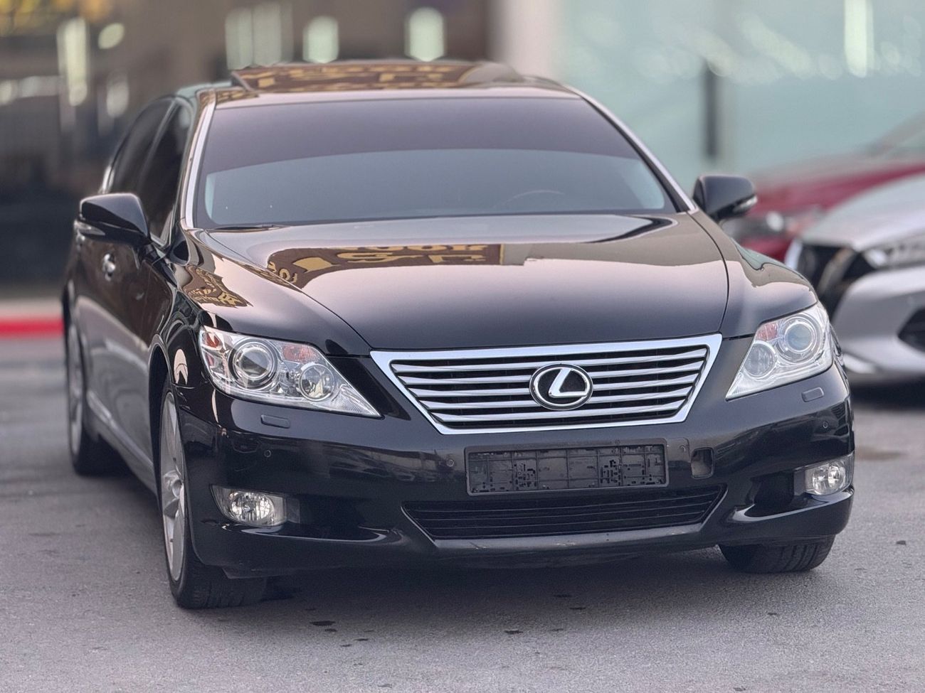 مستعملة لكزس LS 460 2010 للبيع في الشارقة - 898236