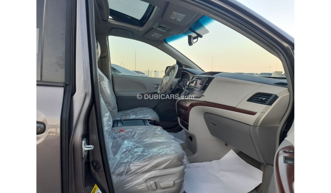 Used Toyota Sienna 2012 XLE 2012 for sale in Ajman - 829735