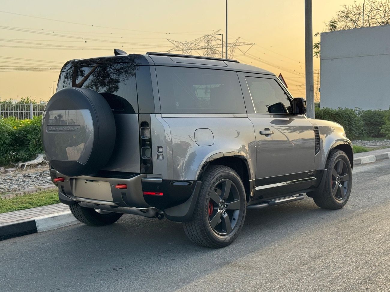 Used Land Rover Defender P400 90 X-Dynamic HSE 3.0L (5 Seater) 2024 for sale in Dubai - 854802