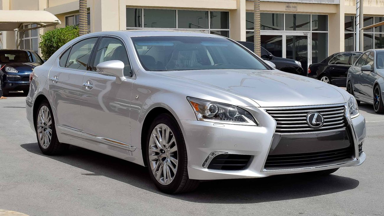 Used Lexus LS460 2016 for sale in Dubai - 231335