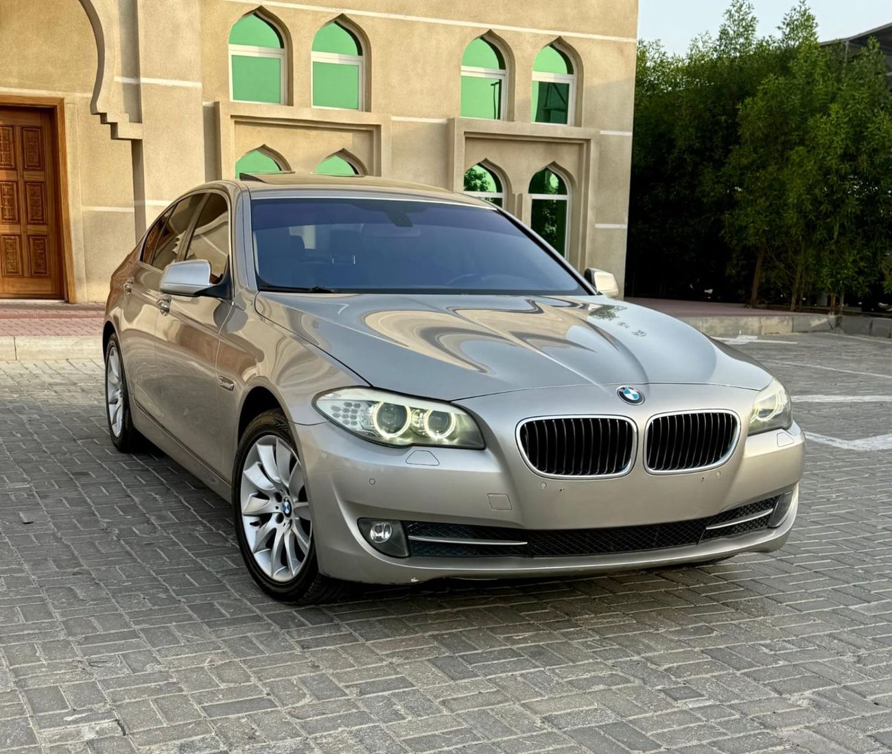 Used BMW 528i Exclusive 2.0L 2011 for sale in Sharjah - 877782