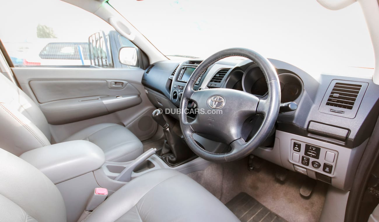 Used Toyota Hilux Invincible 2007 for sale in Dubai - 5221