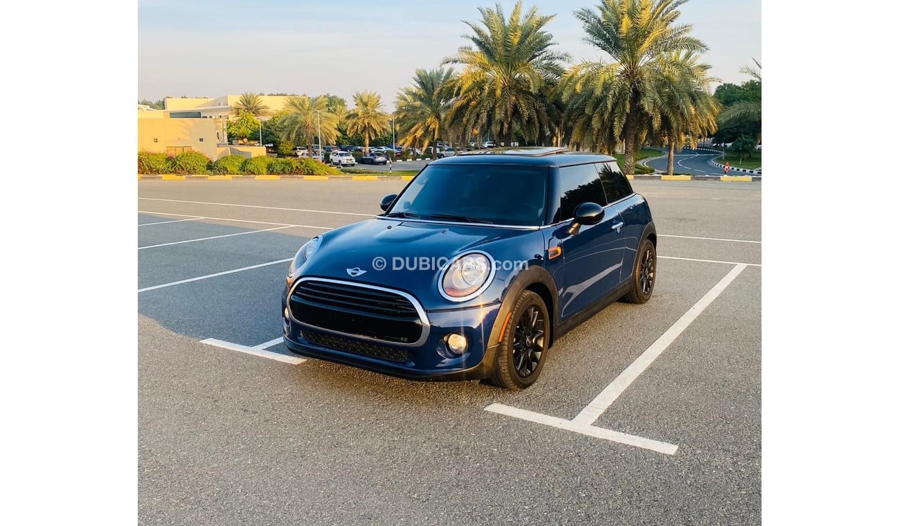 Used Mini Cooper Std Good condition car 2017 for sale in Dubai - 694138