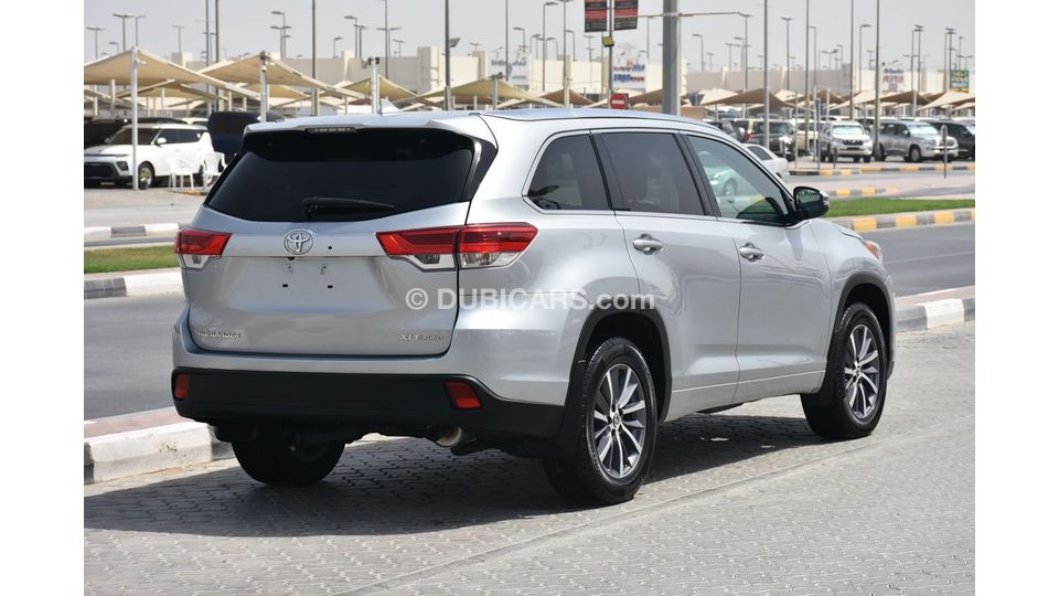 Used TOYOTA HIGHLANDER XLE AWD / 2019 / SILVER 2019 for sale in Dubai ...