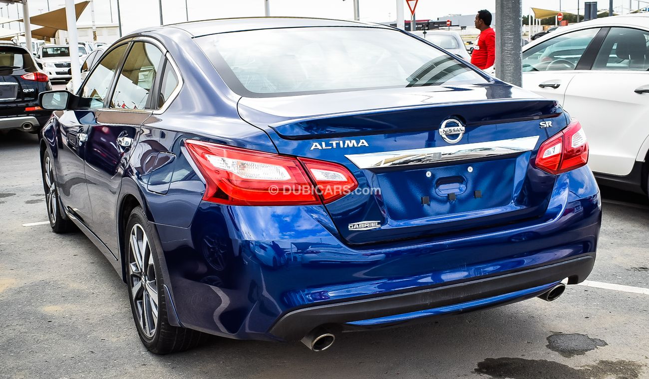 Used Nissan Altima SR 2016 for sale in Dubai - 297607