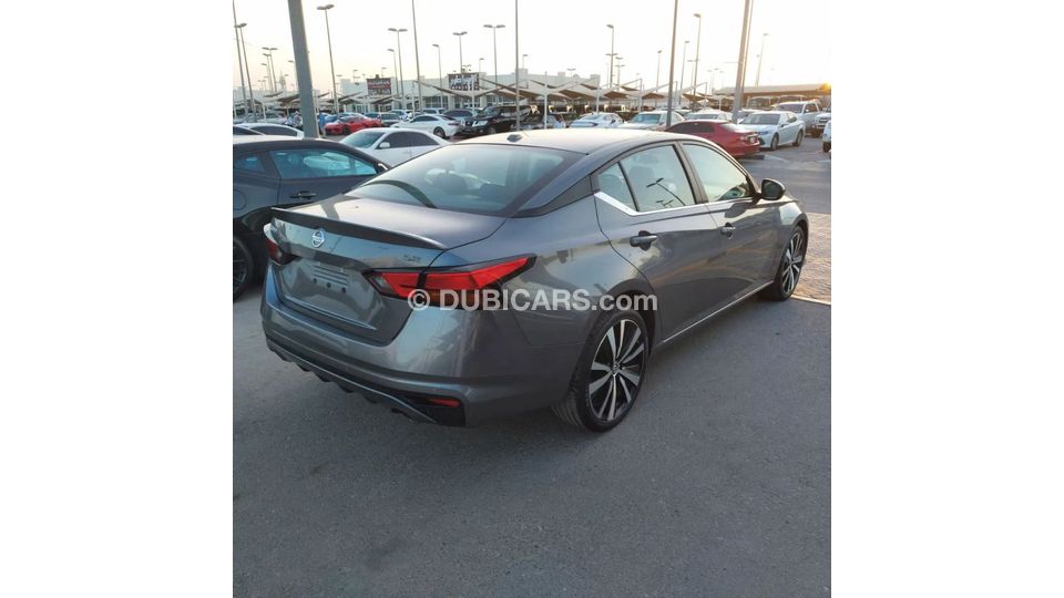 Used Nissan Altima RS 2022 for sale in Sharjah - 593217