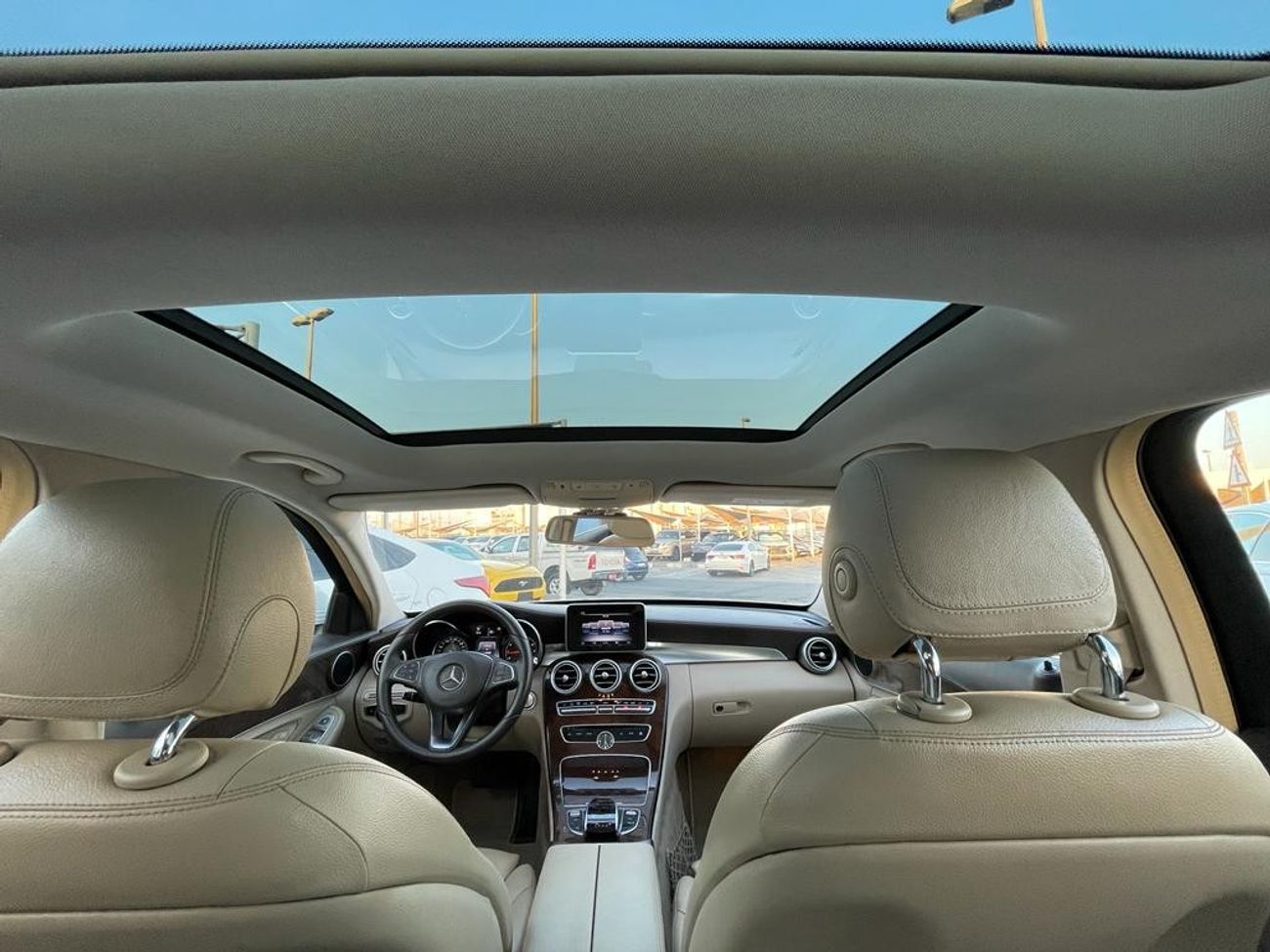 مستعملة مرسيدس بنز C200 Std 2015 للبيع في دبي - 635754