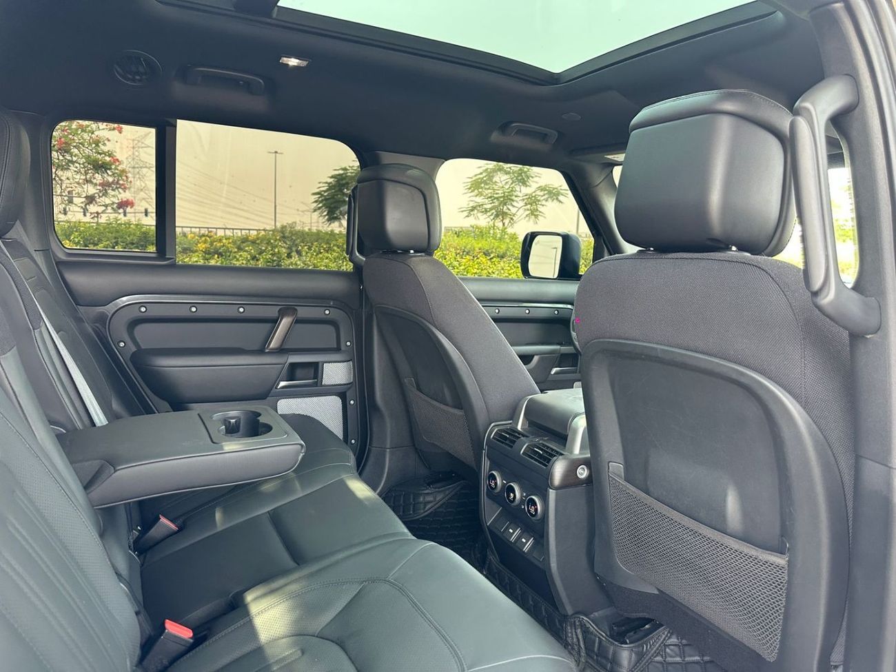 Used 130 SE P400 X Dynamic (7 Seater) Land Rover Defender 130x / 2023 ...