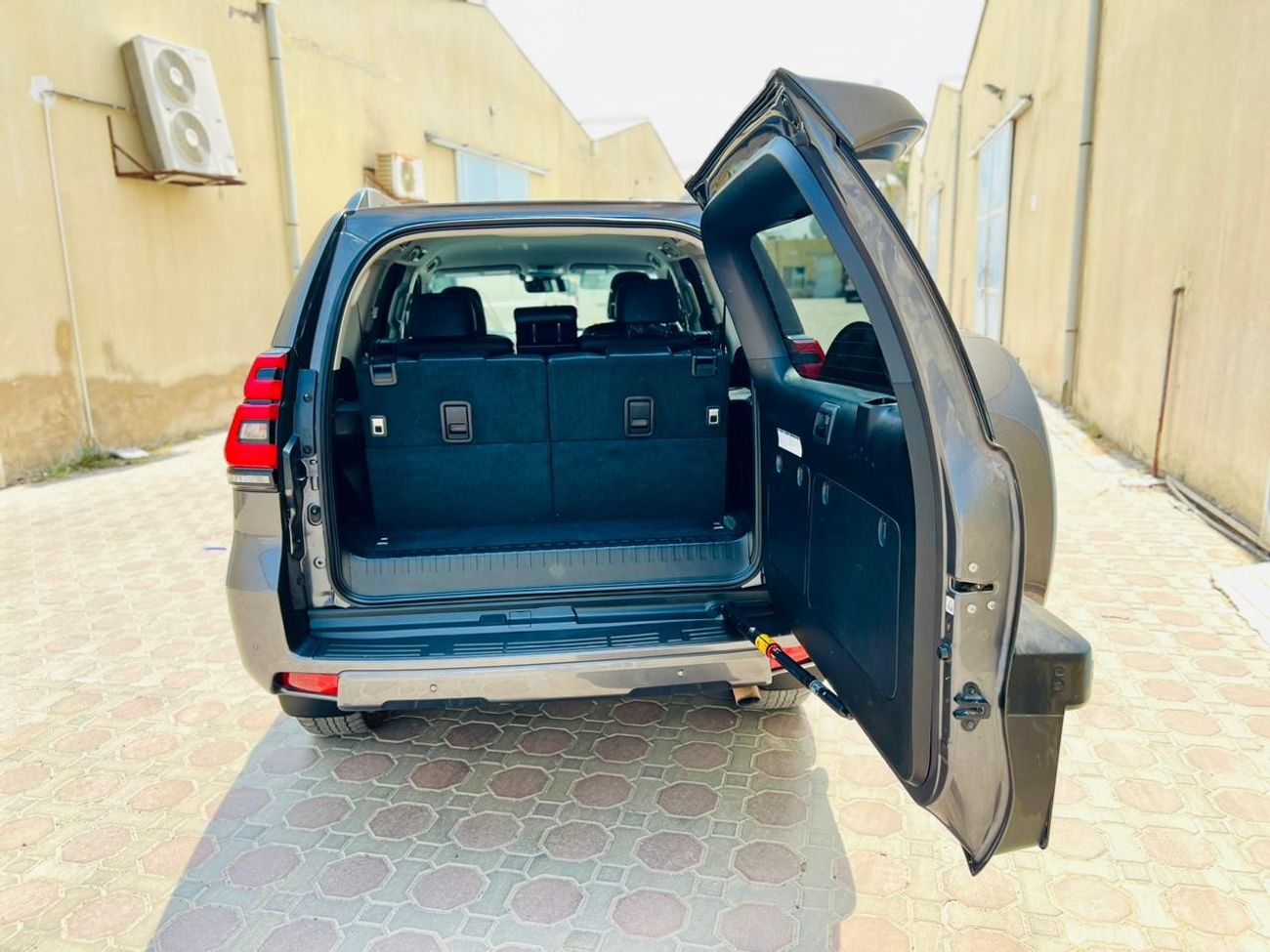 Used Toyota Prado 2021 for sale in Dubai - 753384