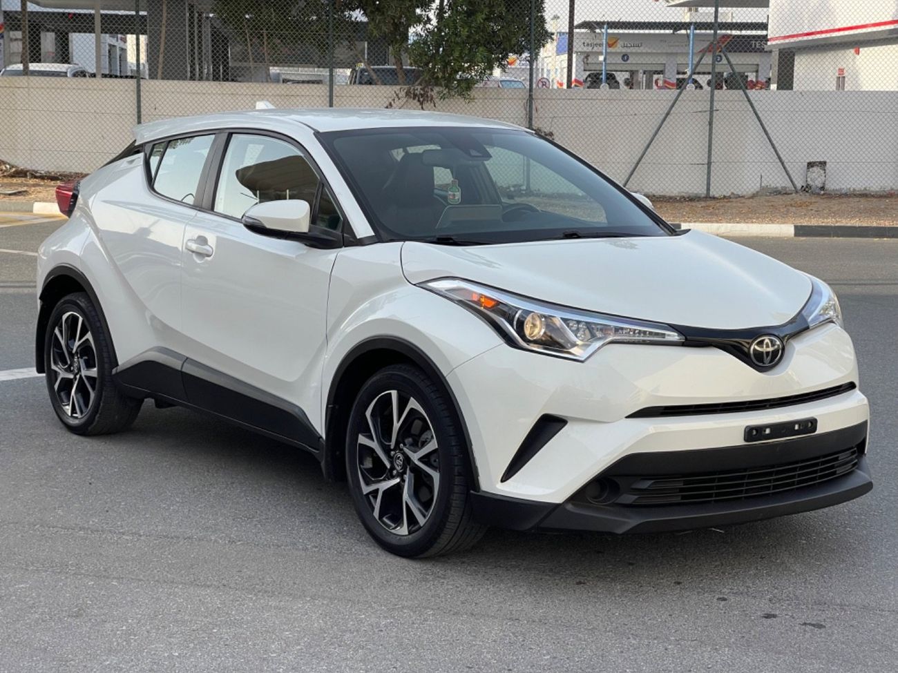 Used Toyota CHR 2019 chr push start full option 2019 for sale in Dubai ...