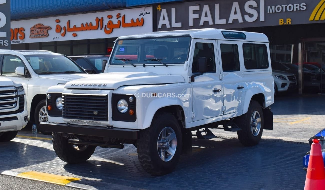 Used Land Rover Defender 2013 for sale in Dubai - 590257