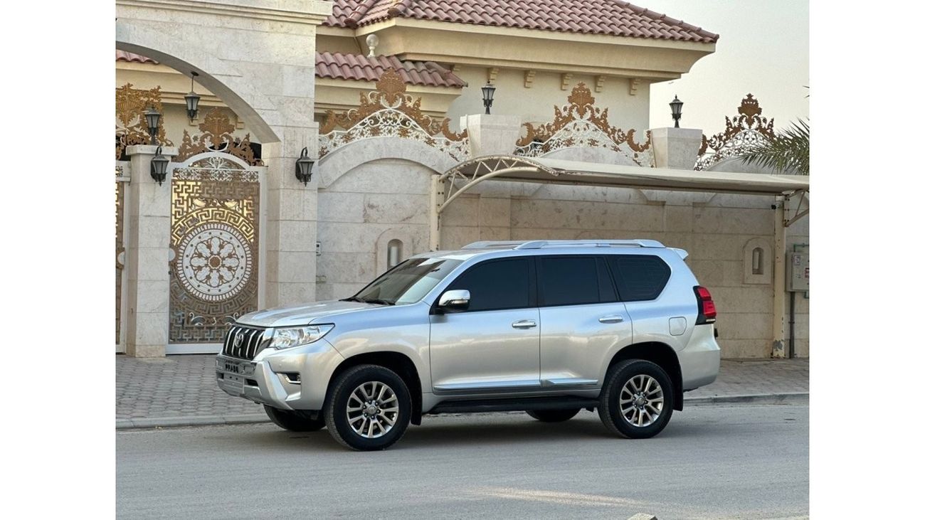 Used Toyota Prado GXR 2018 for sale in Dubai - 774532