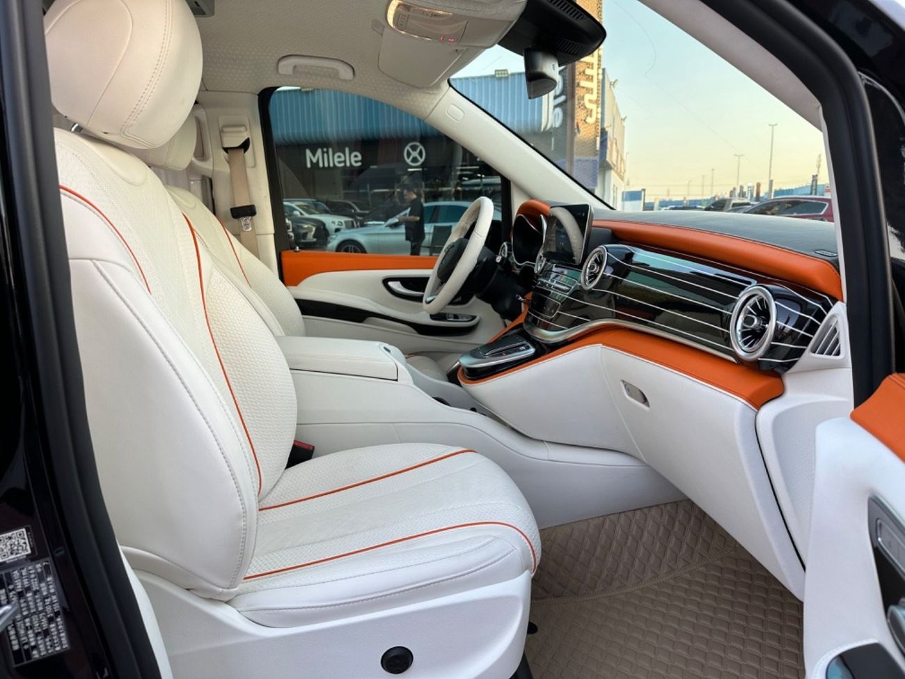 Used Mercedes-Benz V 250 Maybach kit. VIP 2022 for sale in Dubai - 613578