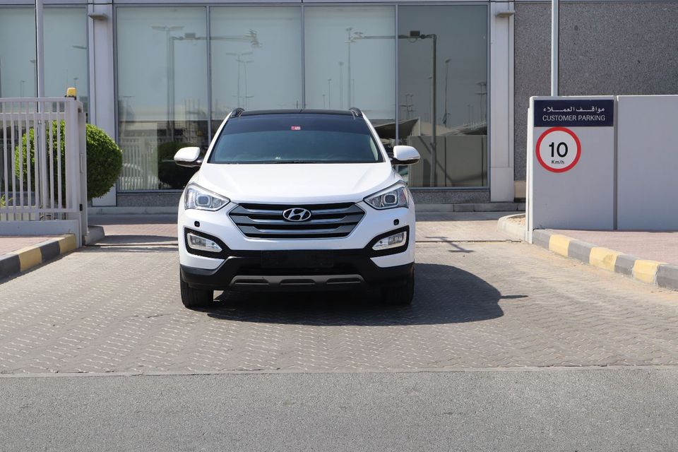 مستعملة هيونداي سانتا في GLS Top 3.3L 2015 للبيع في الشارقة - 840407
