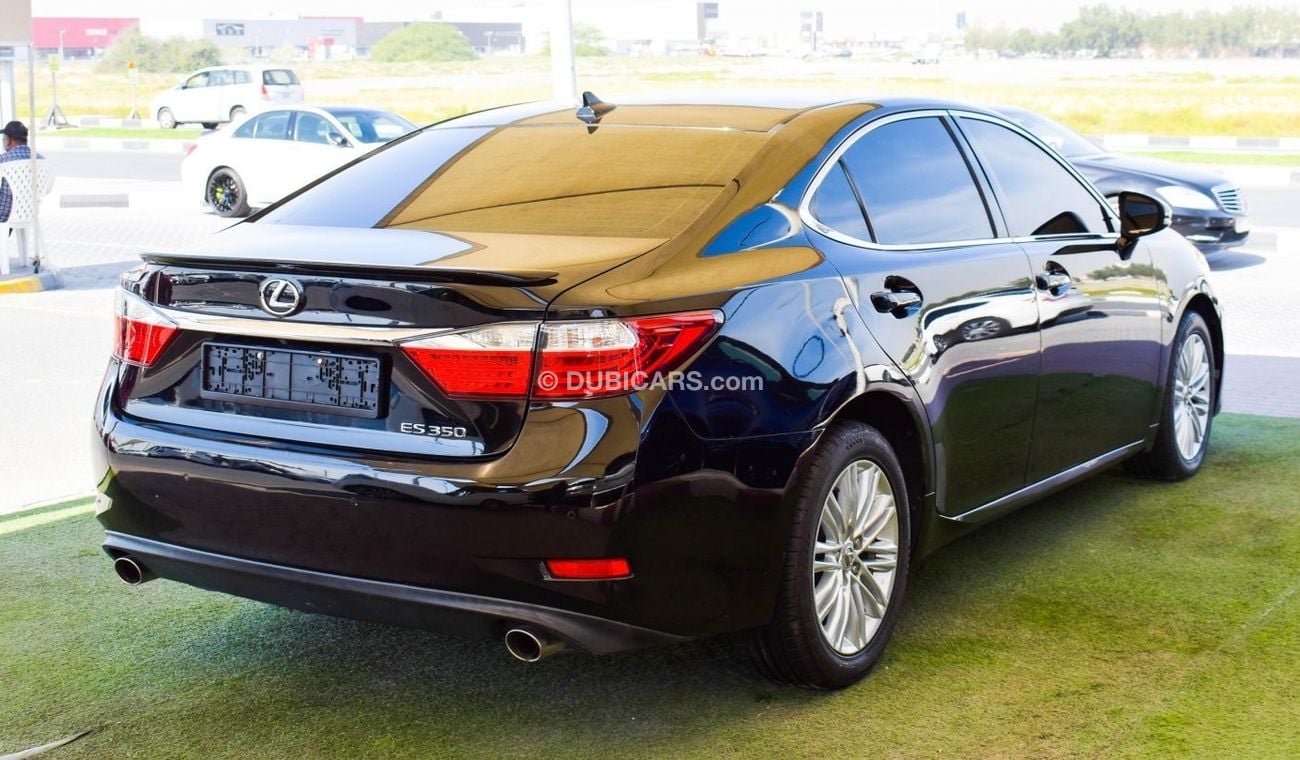 Used Lexus ES350 2013 for sale in Sharjah - 594643