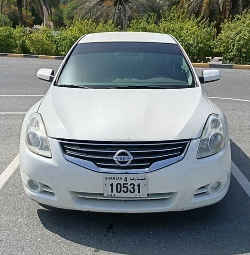 Nissan Altima Price in UAE, Images, Specs & Features