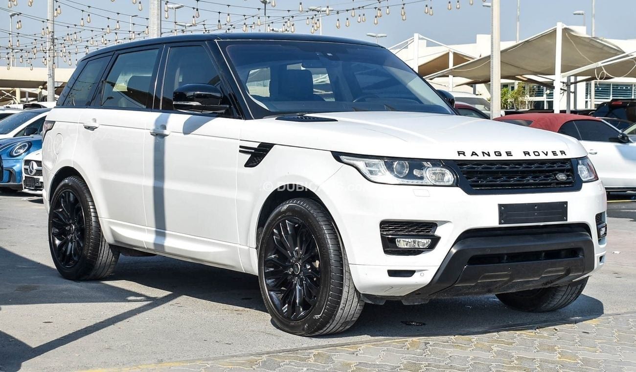 Used Land Rover Range Rover Sport HSE 2015 for sale in Sharjah - 810085