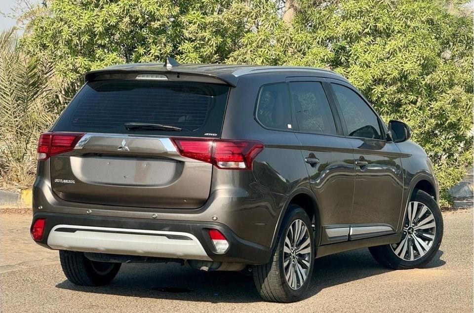 Used Mitsubishi Outlander GLX High 2020 2.4L GCC (880/-MONTHLY) 7 ...