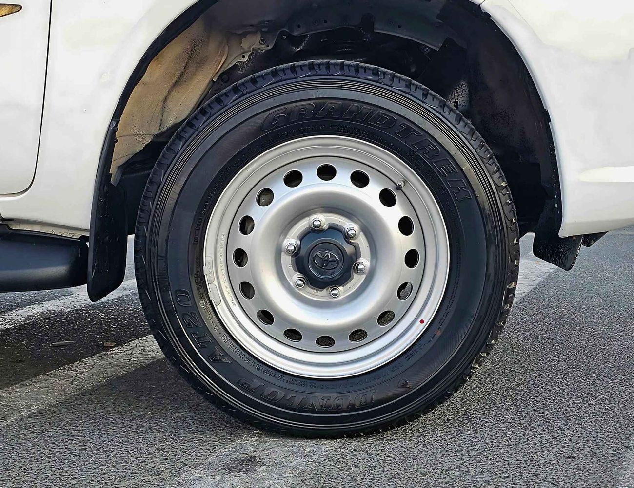 Used Toyota Hilux GLX / A/T/ 2.7L PETROL 4WD / SIDE STEPS / FULL OPTION ...